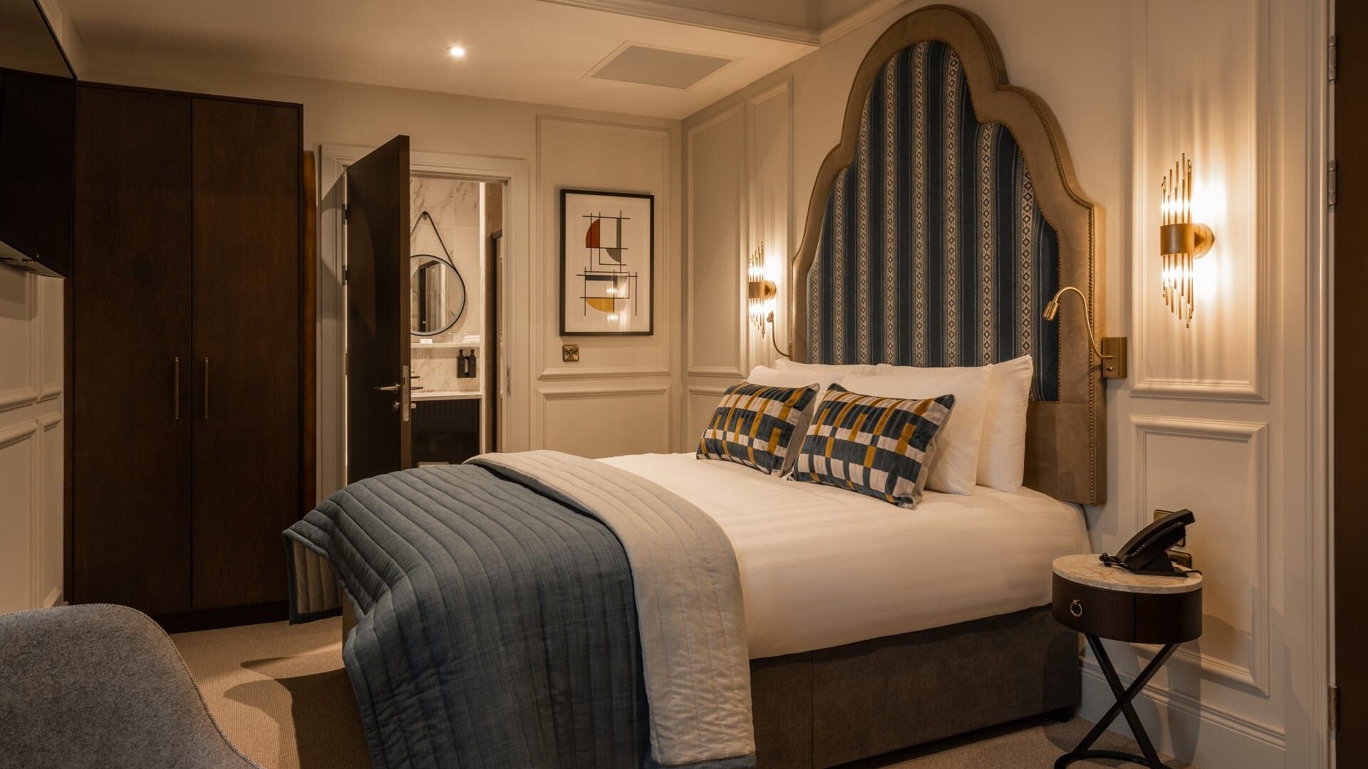 Execute King Room | Places To Stay Derry | The Ebrington Hotel